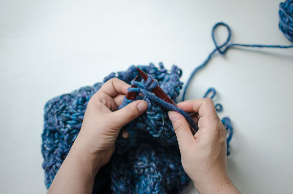 How to Twist Your Stitches - I Like Knitting