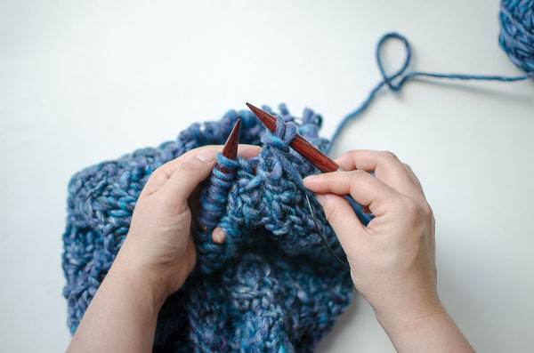 How to Twist Your Stitches - I Like Knitting